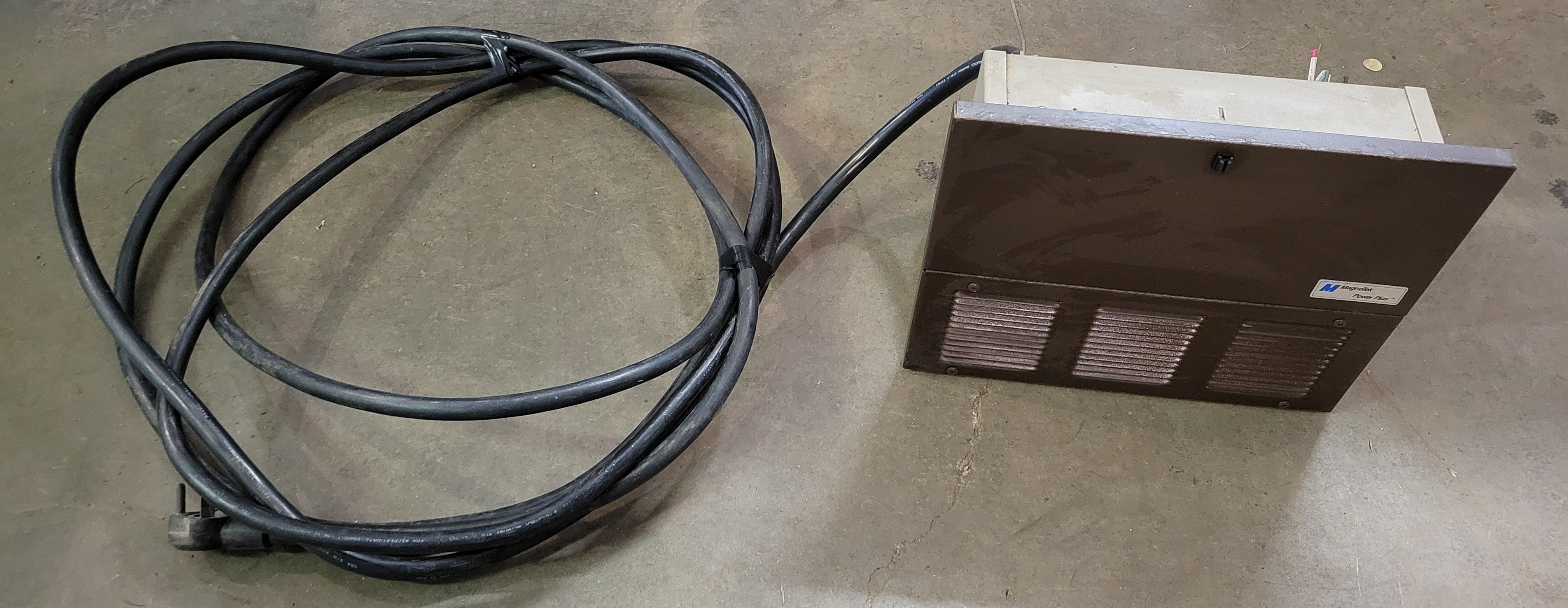 RV Converter 32 Amp Magnetek 6332